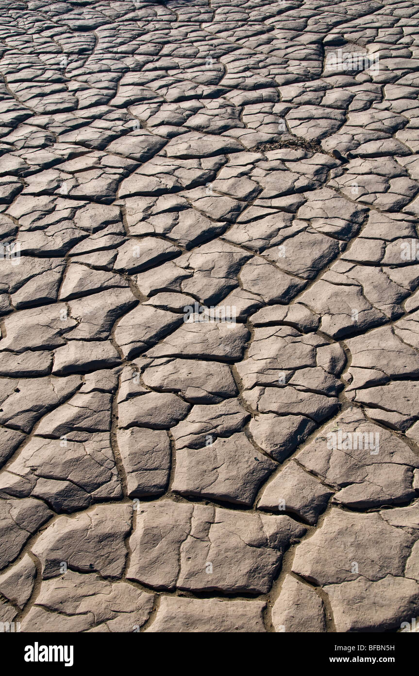 Cracked mud flat hi-res stock photography and images - Alamy