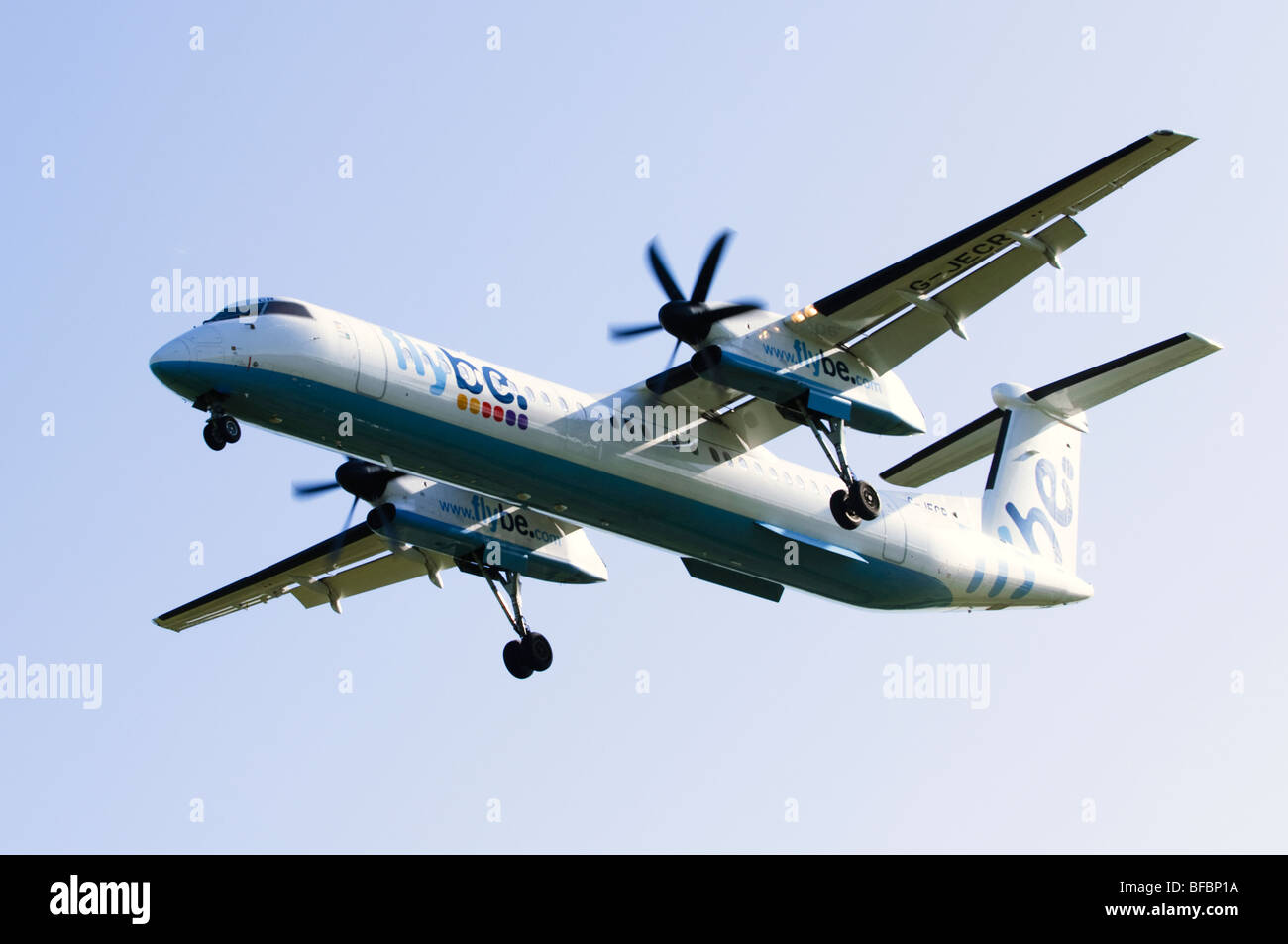 Dash 8 plane hi-res stock photography and images - Alamy