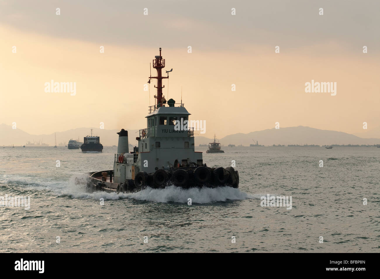 Hong kong tug boat hi-res stock photography and images - Alamy