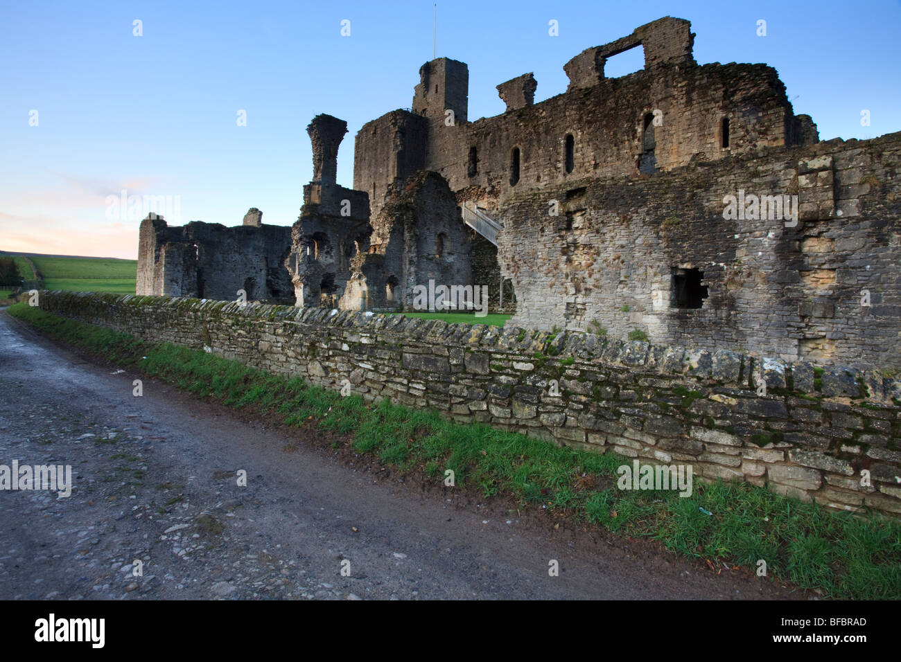 Middleham castle hi-res stock photography and images - Alamy