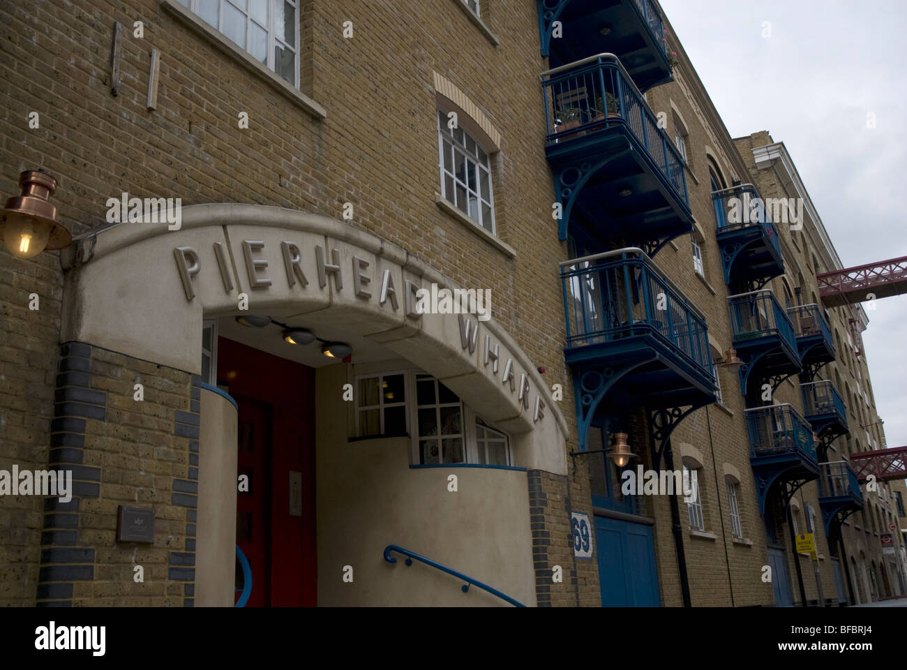 Pierhead street hi-res stock photography and images - Alamy