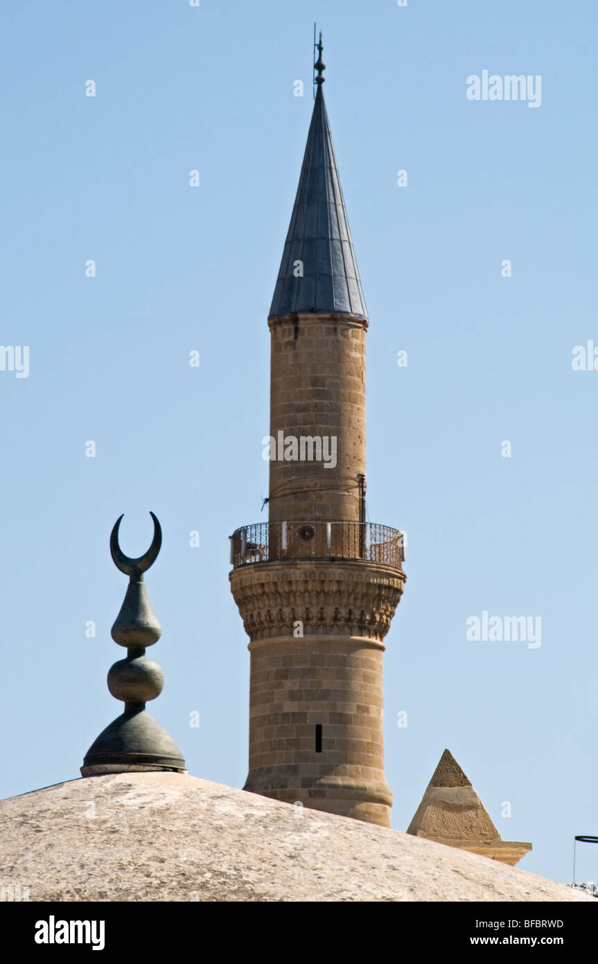 Muslim crescent on minaret in hi-res stock photography and images - Alamy