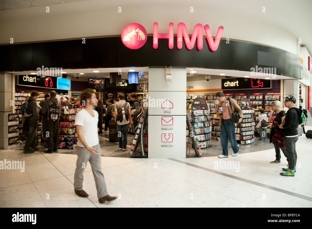 London heathrow airport terminal retail hi-res stock photography and images - Alamy