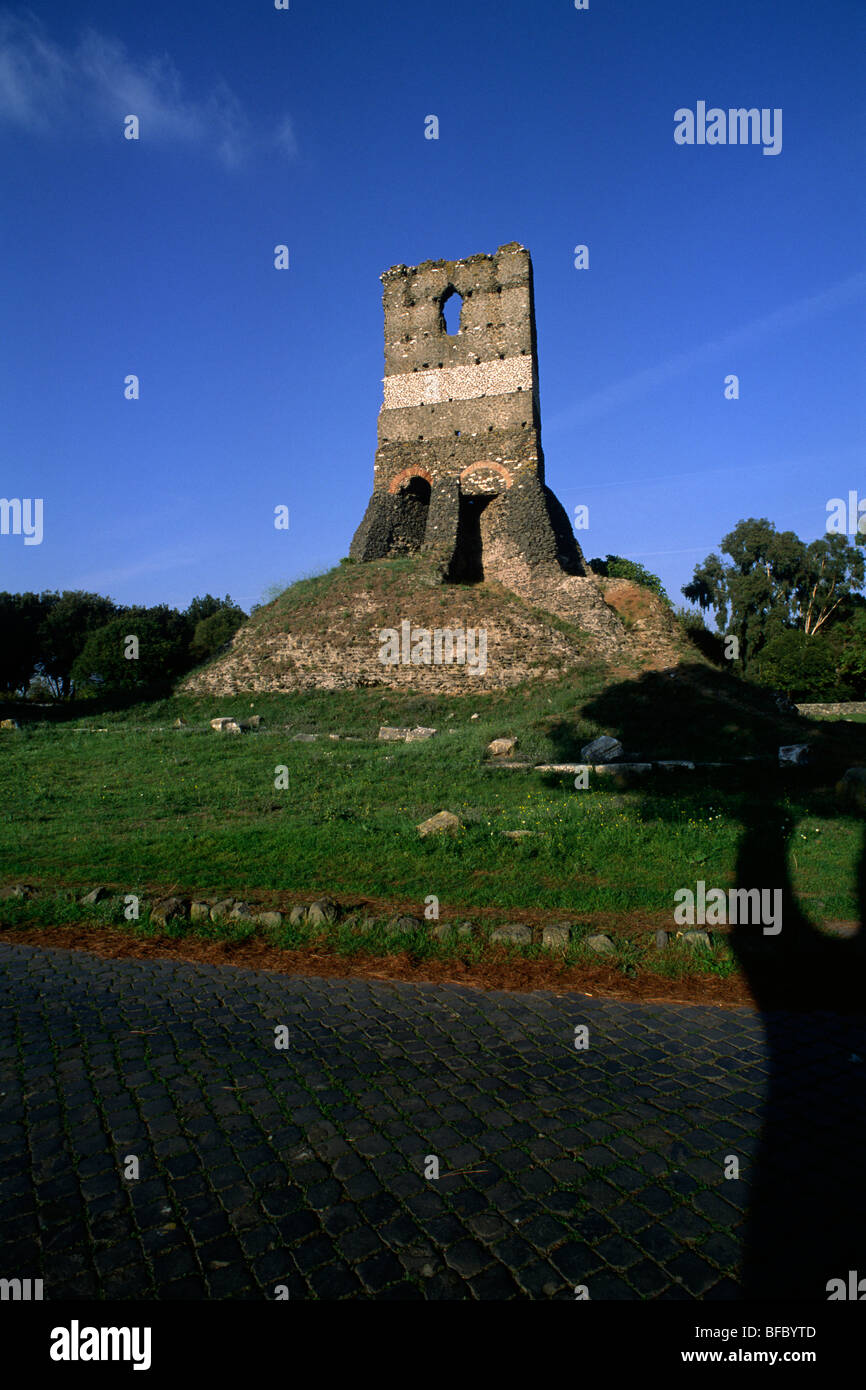 Medieval ruins in rome hi-res stock photography and images - Alamy