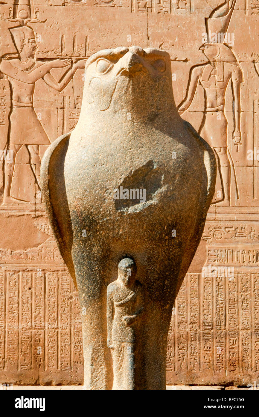 The Temple of Horus at Edfu, Egypt Stock Photo - Alamy