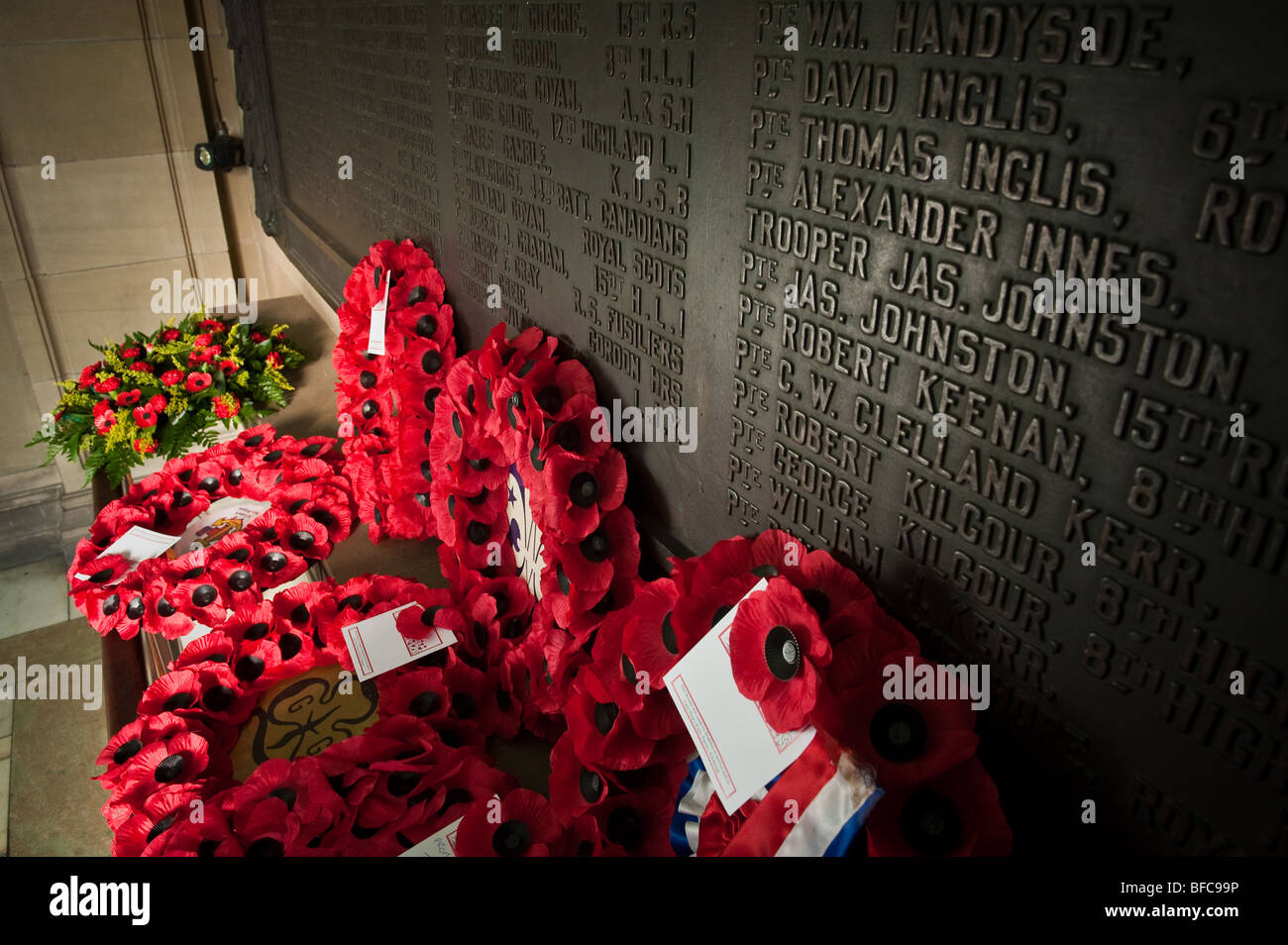 Poppy Wreaths on Remembrance Sunday Stock Photo - Alamy