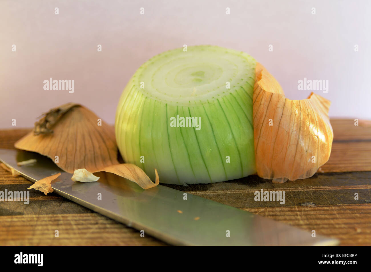 Peeling the onion hi-res stock photography and images - Alamy
