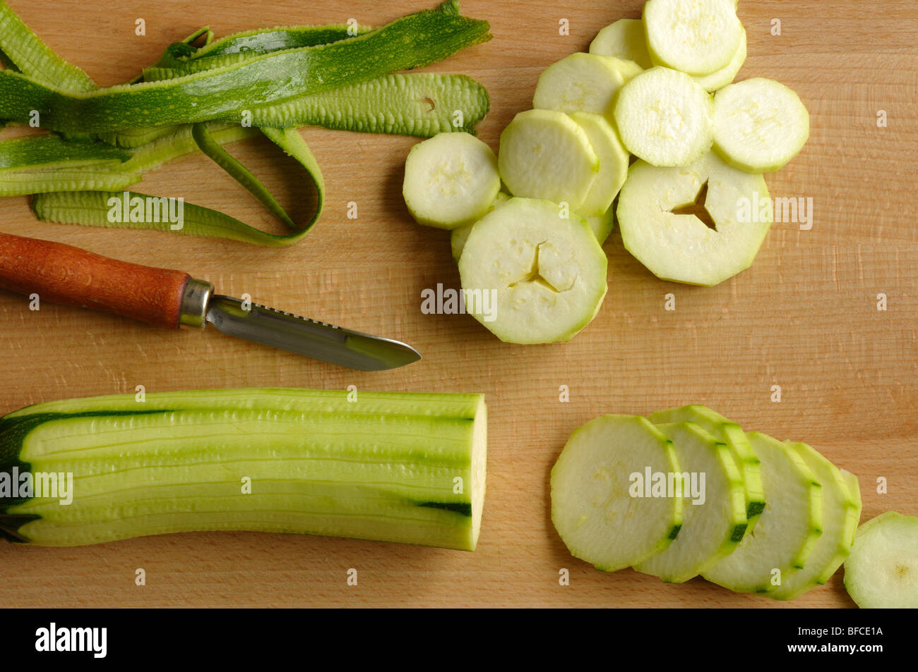 Peeled zucchini hi-res stock photography and images - Alamy