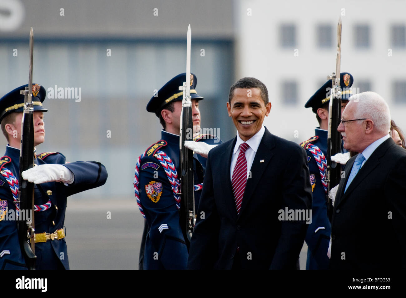 The US President Barack Obama and the Czech President Vaclav Klaus ...