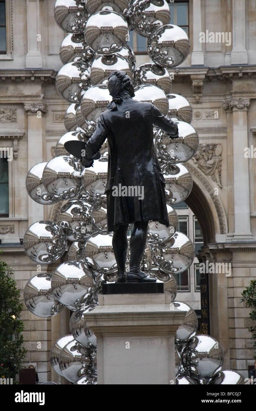 Royal academy statue of joshua reynolds hi-res stock photography and ...