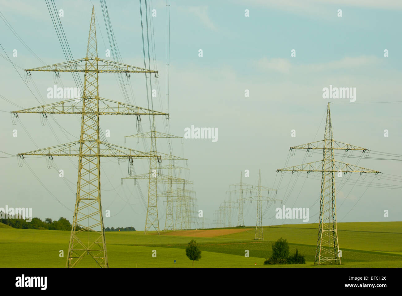Electrical power masts hi-res stock photography and images - Alamy
