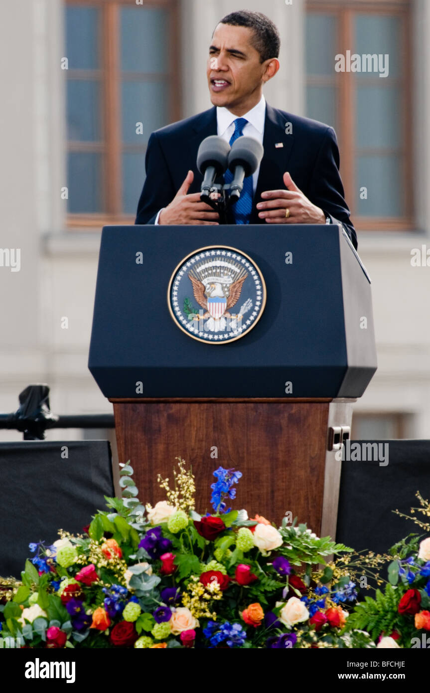 Barack obama speech hi-res stock photography and images - Alamy