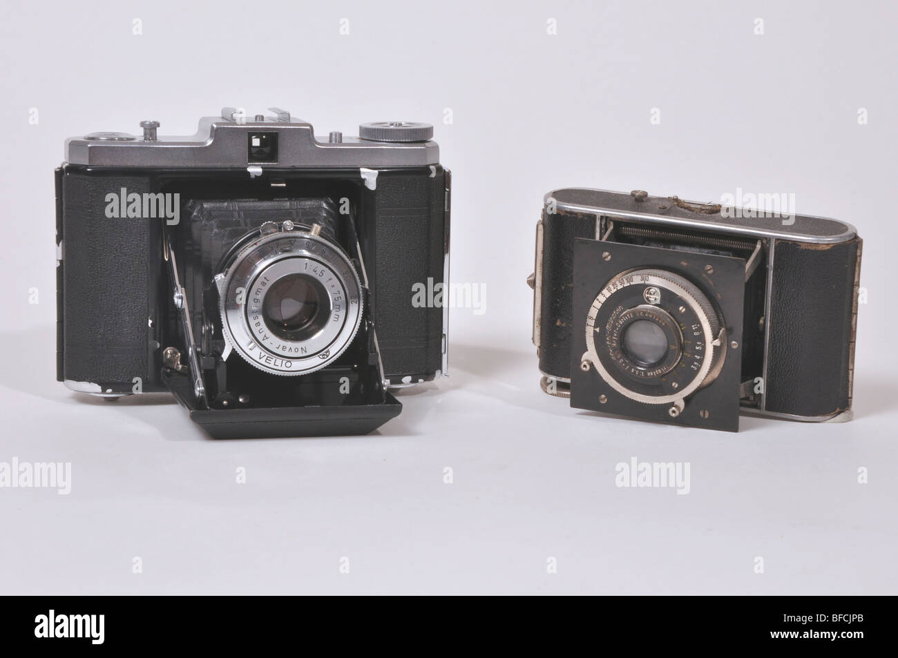 Cam­eras hi-res stock photography and images - Alamy