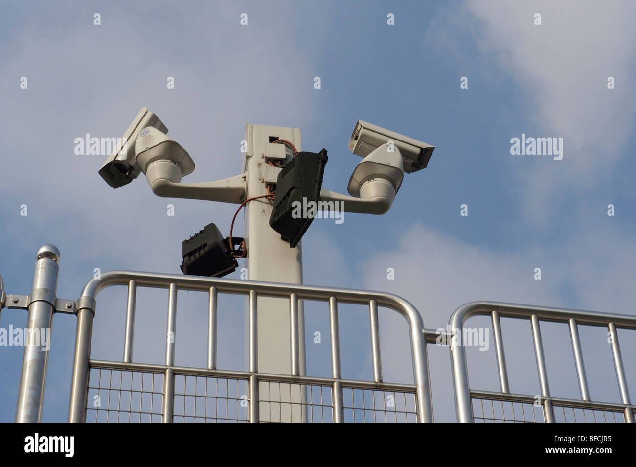Optical surveillance cameras hi-res stock photography and images - Alamy