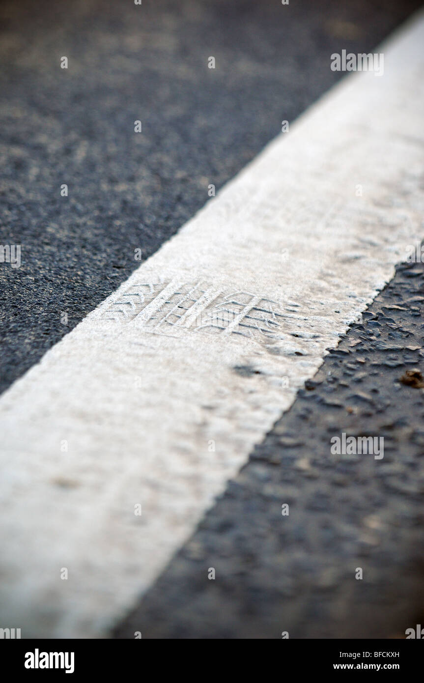 Tyre marks on road hi-res stock photography and images - Alamy