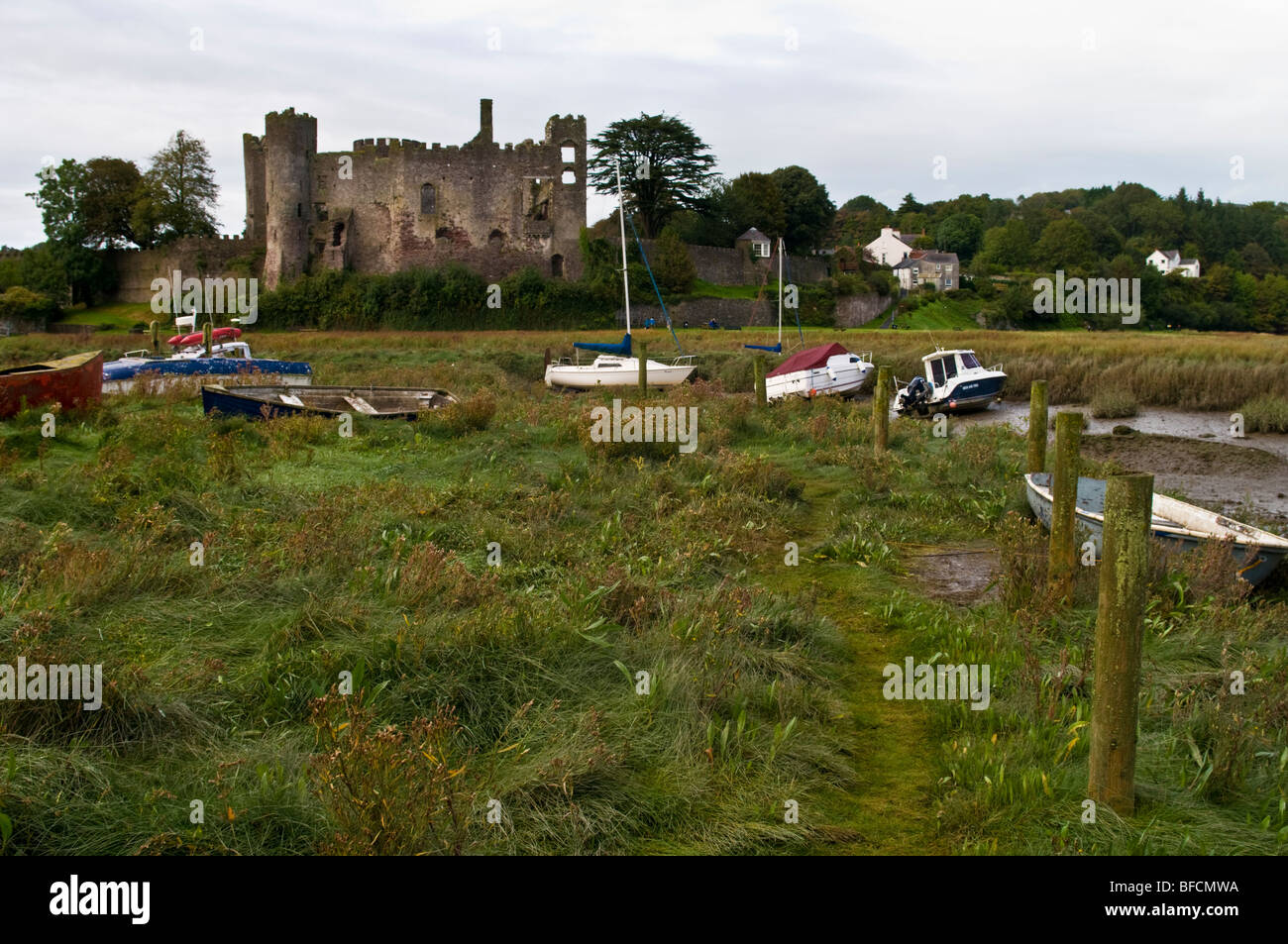 Laugharne estuary hi-res stock photography and images - Alamy