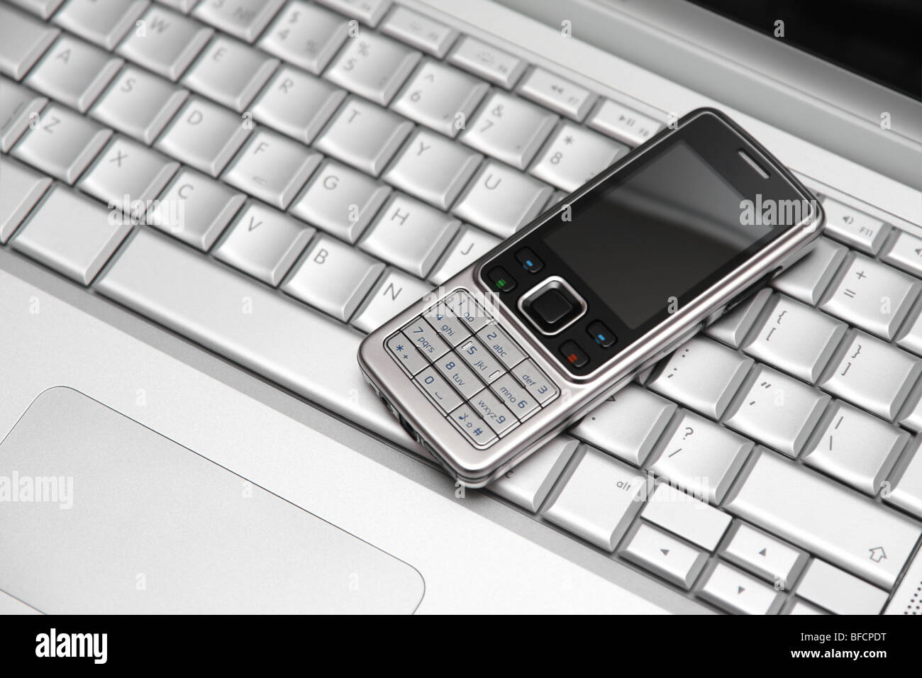 Wireless connection of mobile devices Stock Photo - Alamy