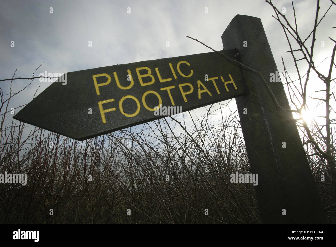 Walking sign countryside hi-res stock photography and images - Alamy