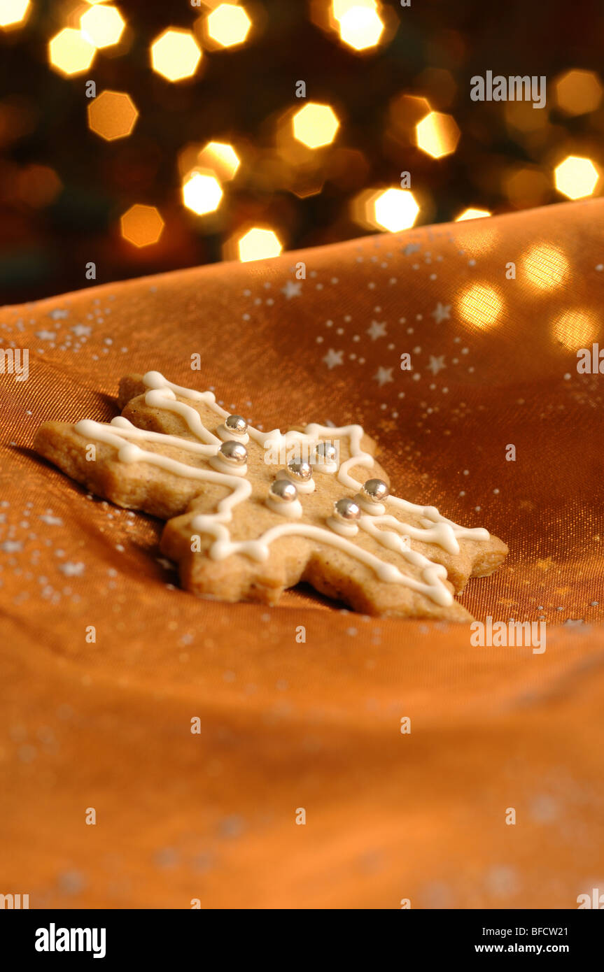 Gingerbread christmas cookie decorated hi-res stock photography and ...