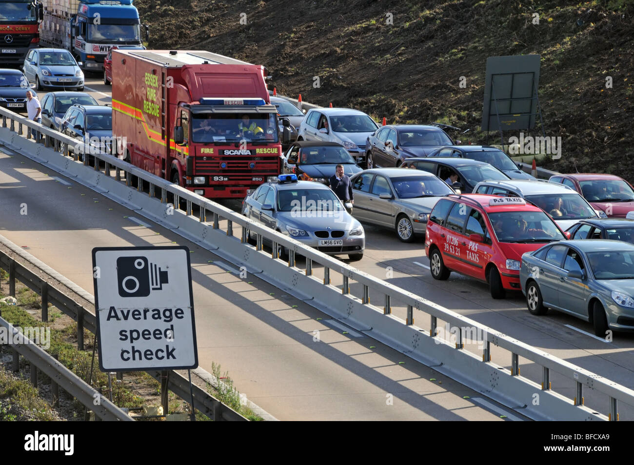 Motorists & gridlocked traffic M25 motorway roadworks closing due to ...