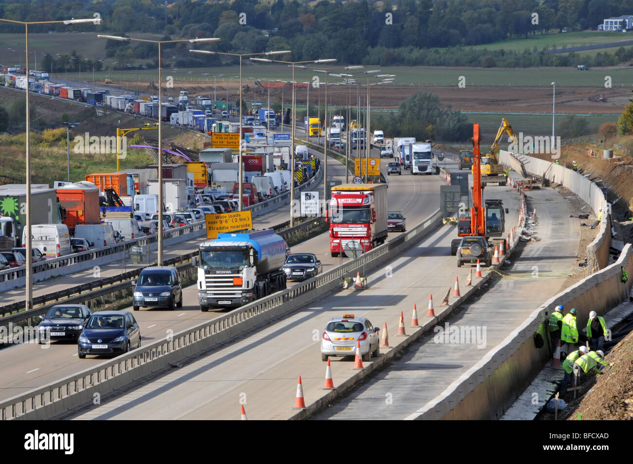M25 motorway construction hi-res stock photography and images - Alamy