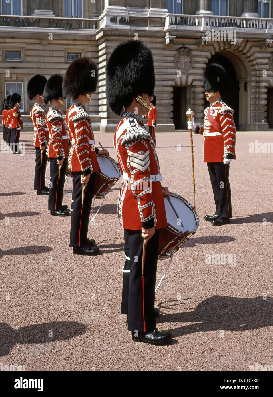 Tourism event British soldier & musician of The Band of the Grenadier ...