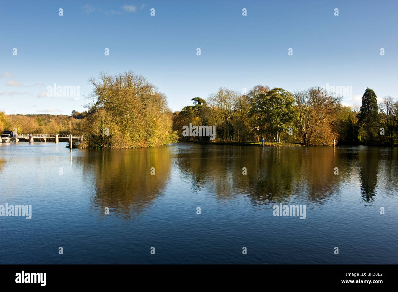 The thames at cookham hi-res stock photography and images - Alamy