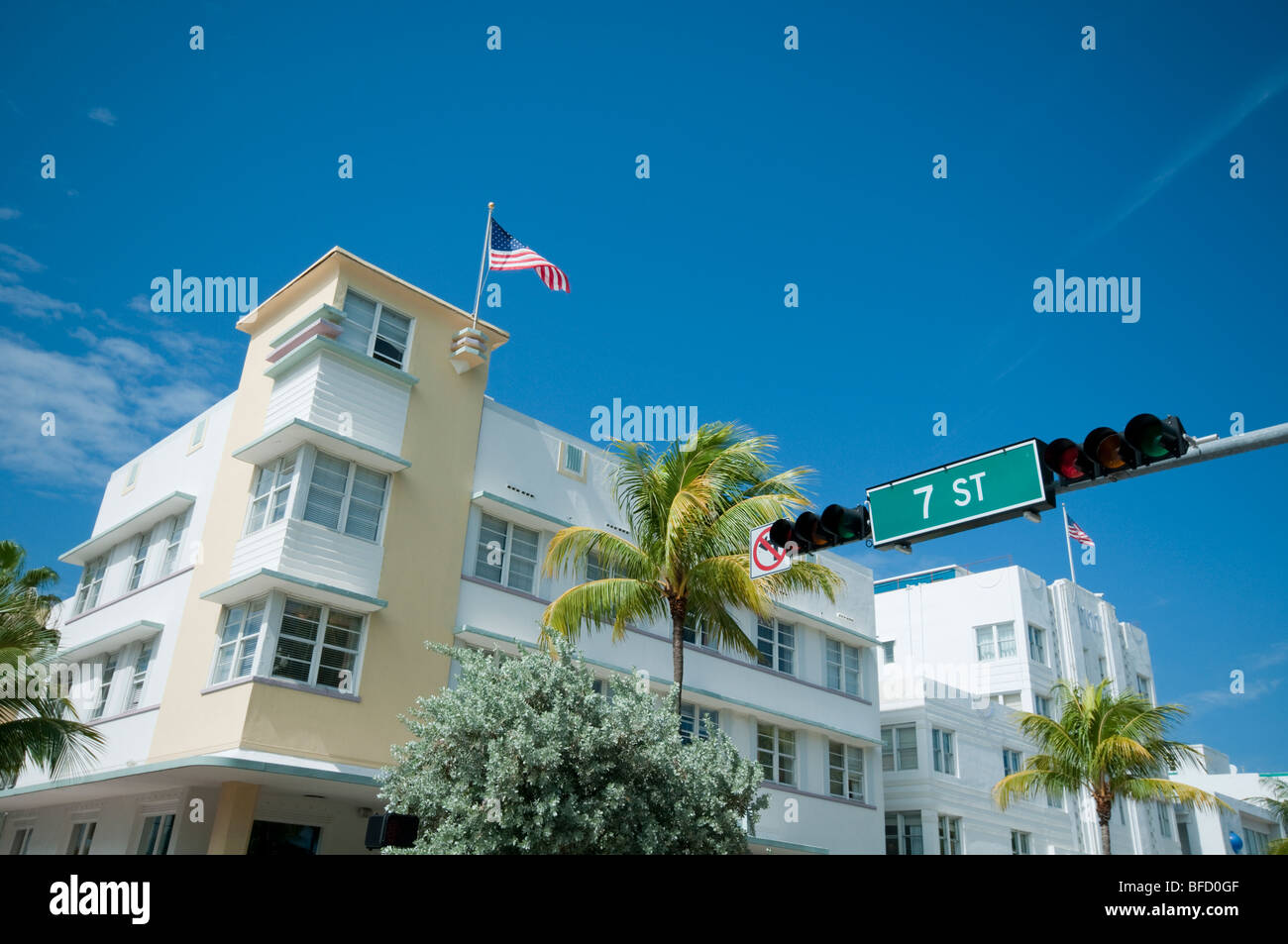 Stret sign for the 7th street on the Ocean Drive in Miami Beach Stock ...