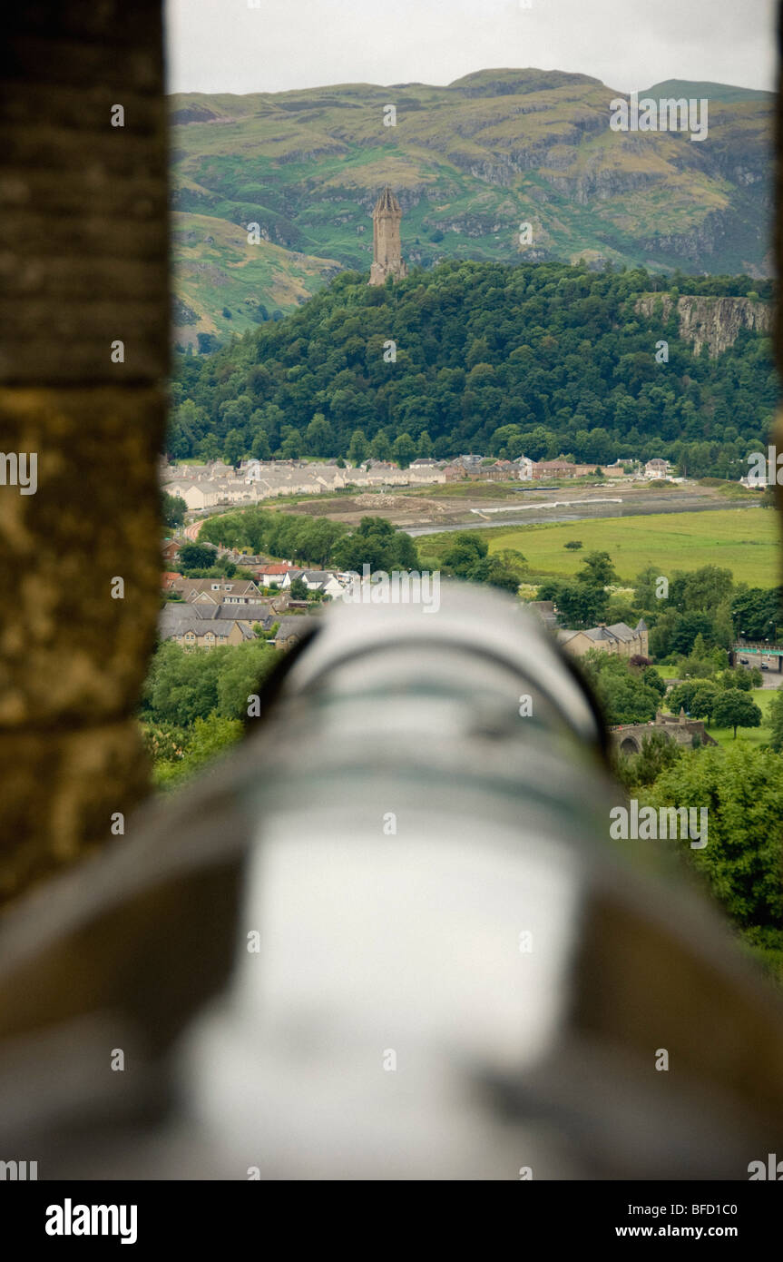 Cannon on the battlements of Stirling Castle, with the Wallace monument ...