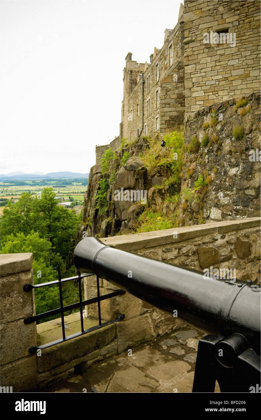 Cannon on the battlements of Stirling Castle, Perthshire. Scotland ...