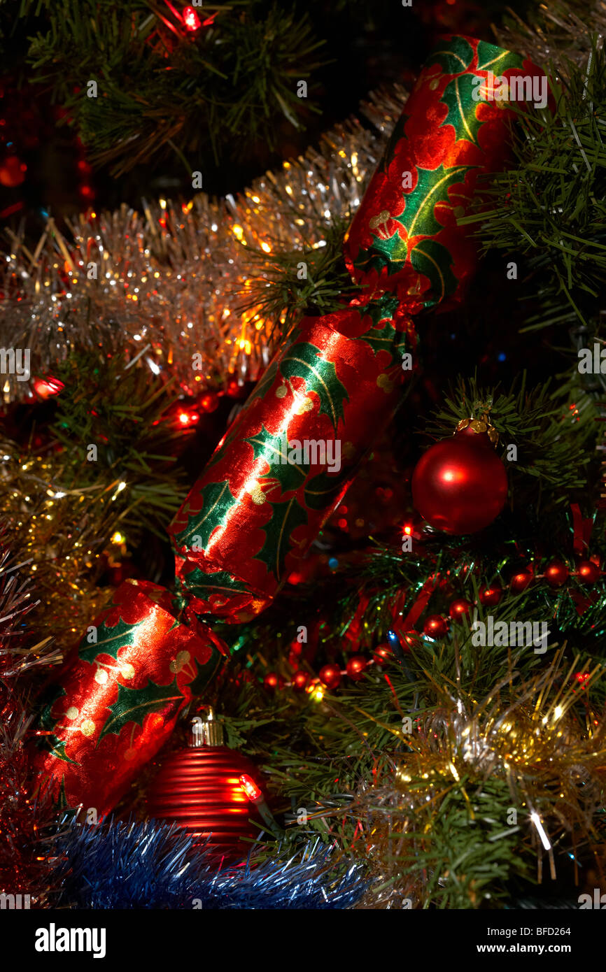 Christmas cracker decorations hi-res stock photography and images - Alamy