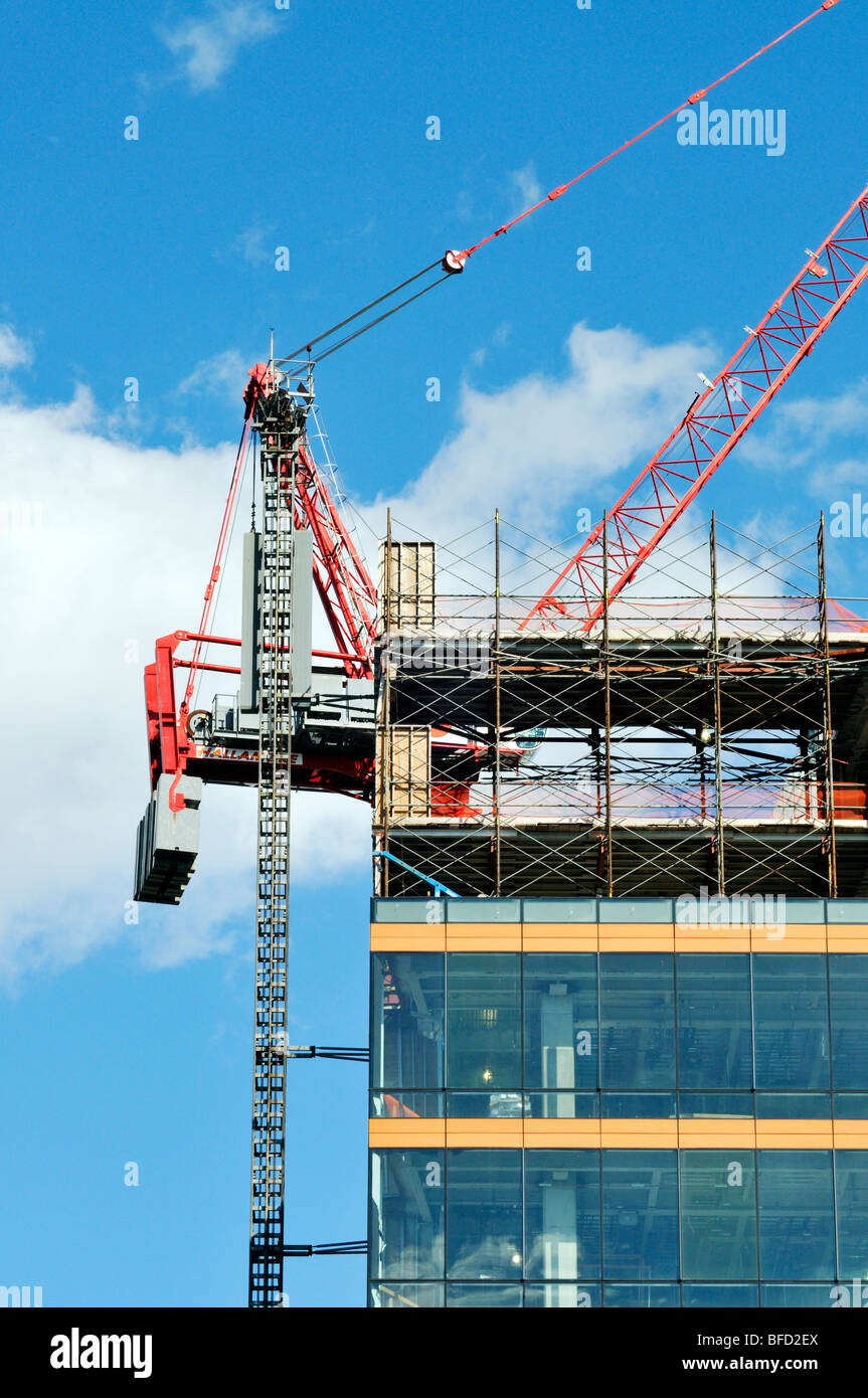 Roof Construction Skyscraper Stock Photos & Roof Construction ...