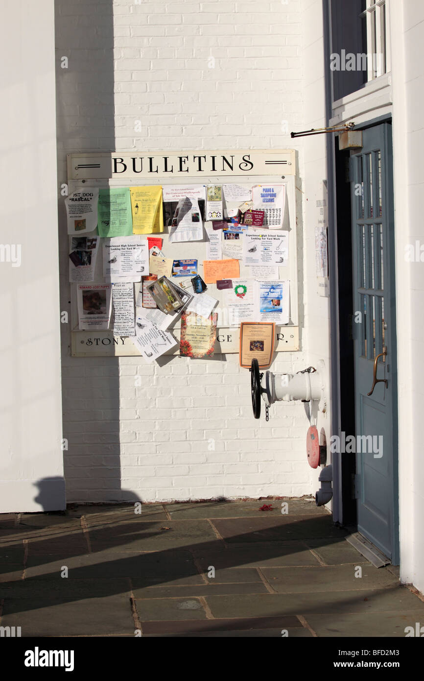 Community bulletin board hi-res stock photography and images - Alamy