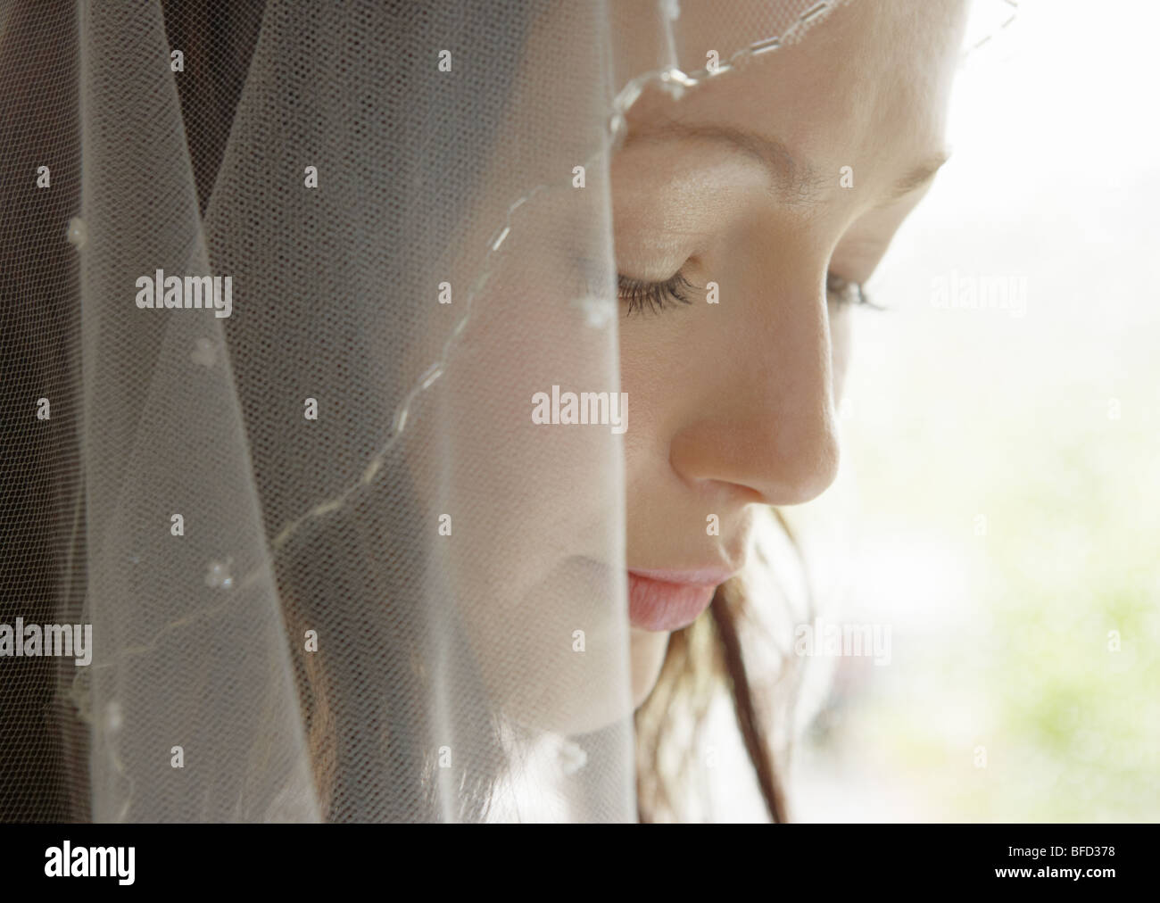 Bride shutting her eyes Stock Photo - Alamy