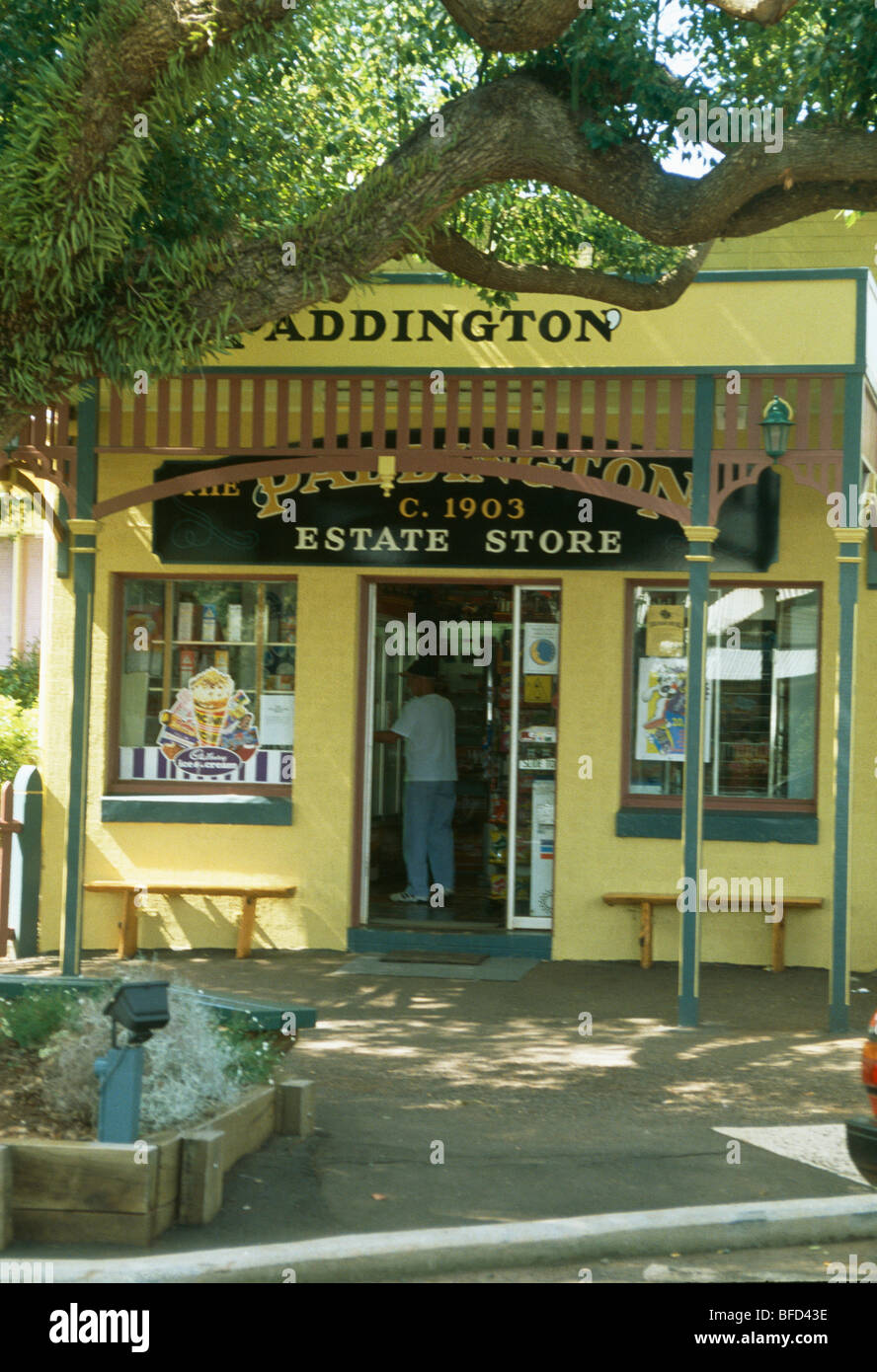 Traditional yellow old-fashioned shop front Stock Photo - Alamy