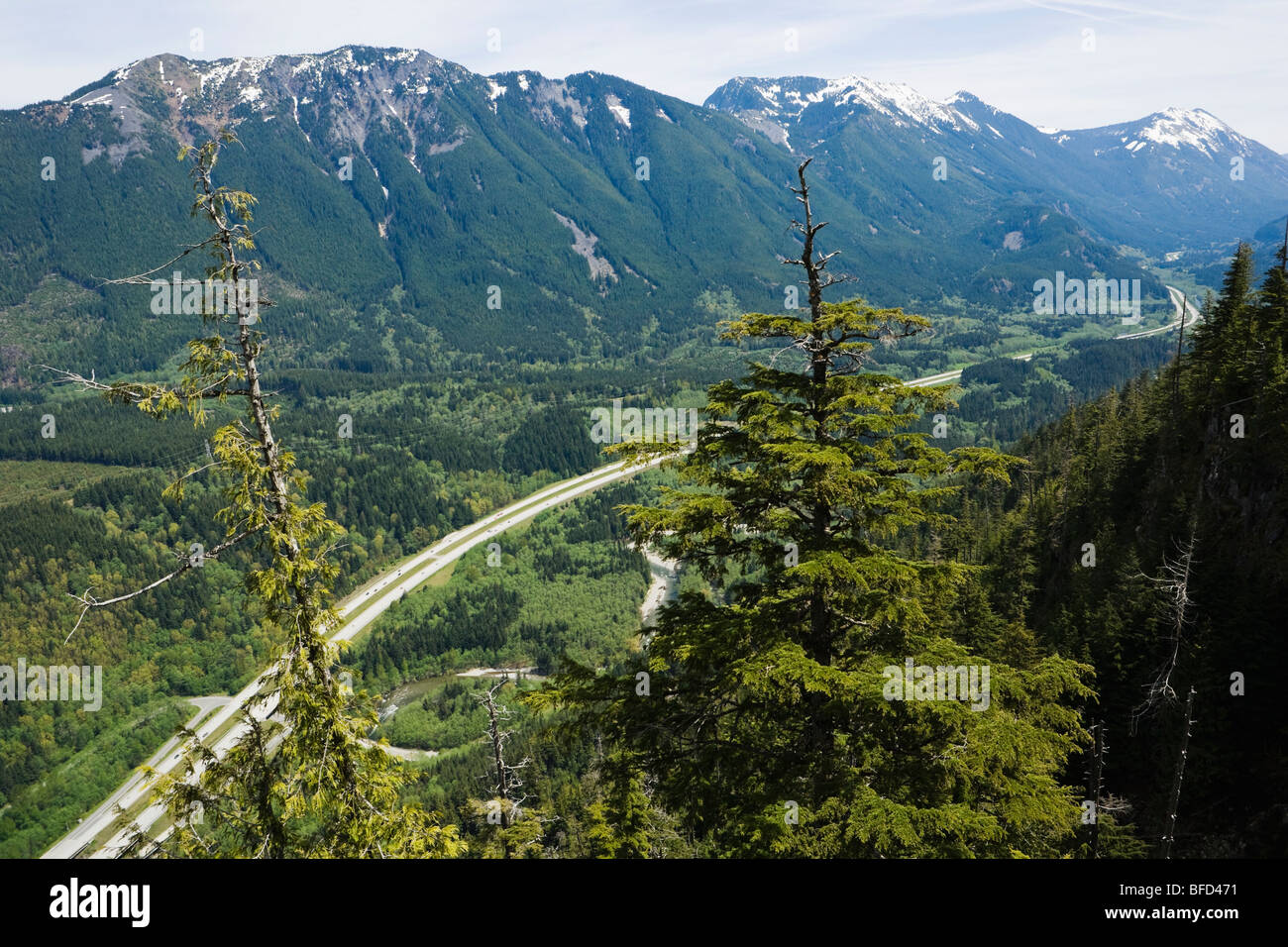 A view looking down on Interstate Highway 90 at exit 38 in Washington ...