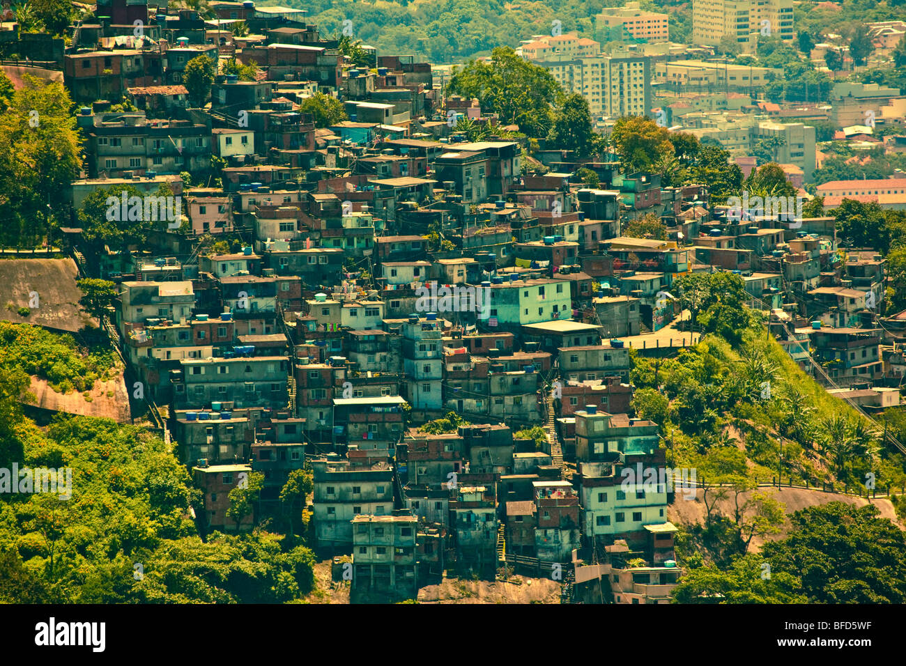 Rio de janeiro contrast favela slum hi-res stock photography and images ...