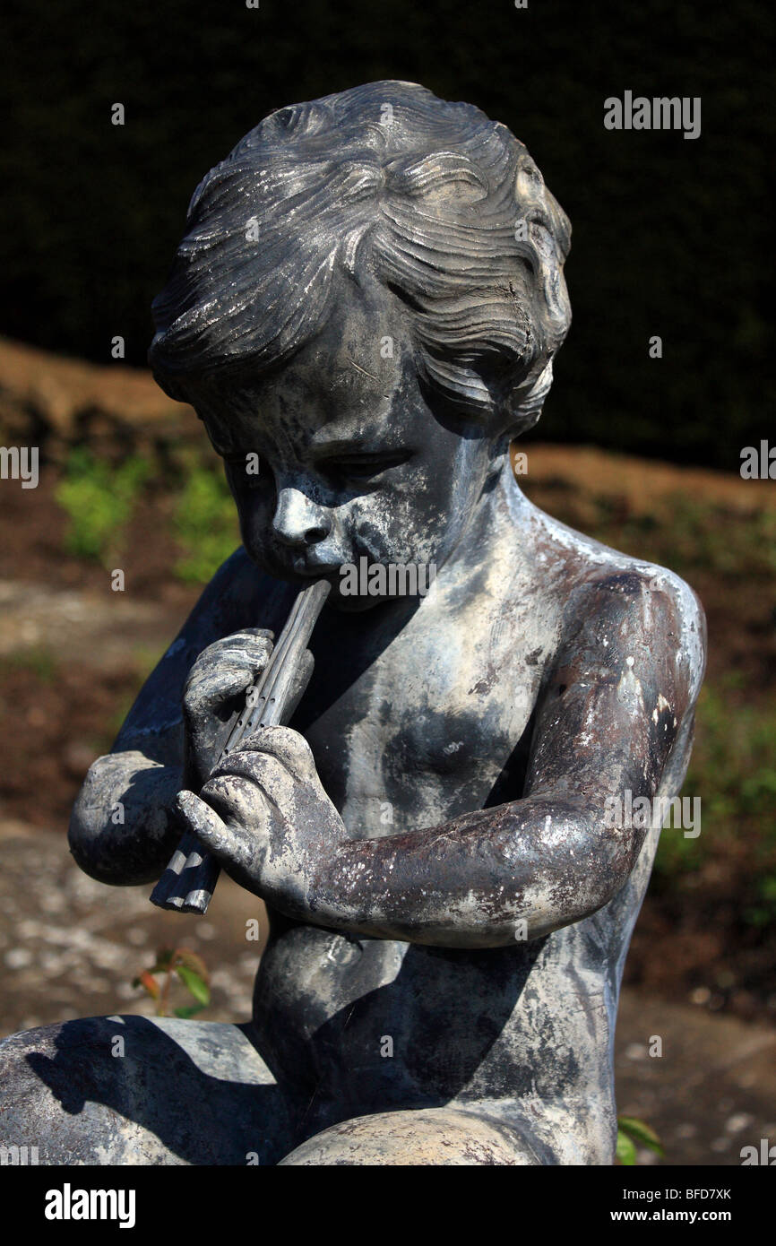 Lead statue hi-res stock photography and images - Alamy