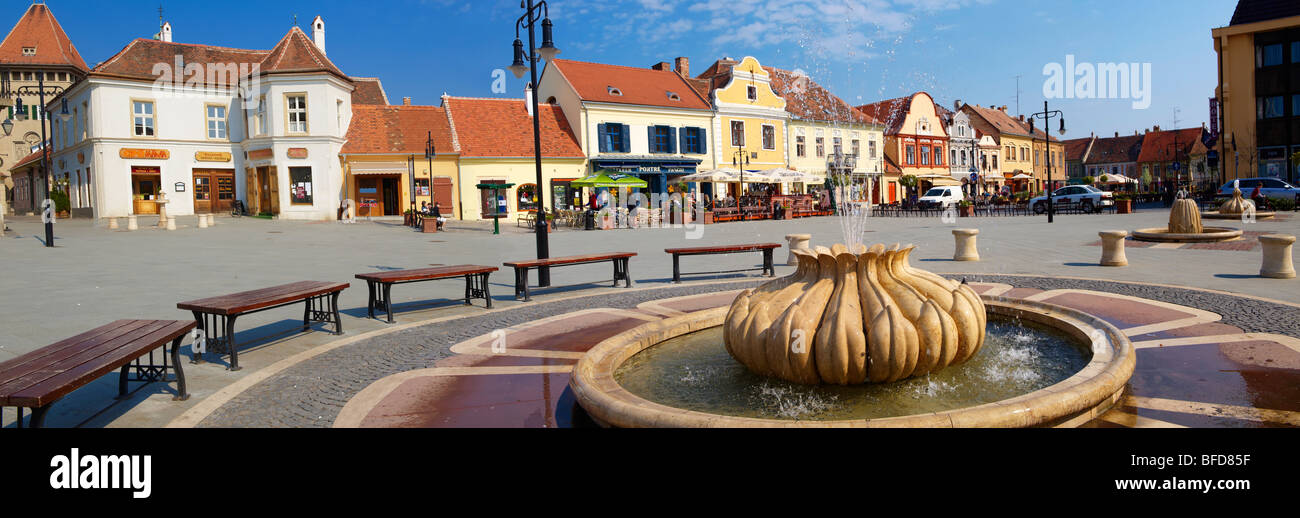 New town square hi-res stock photography and images - Alamy