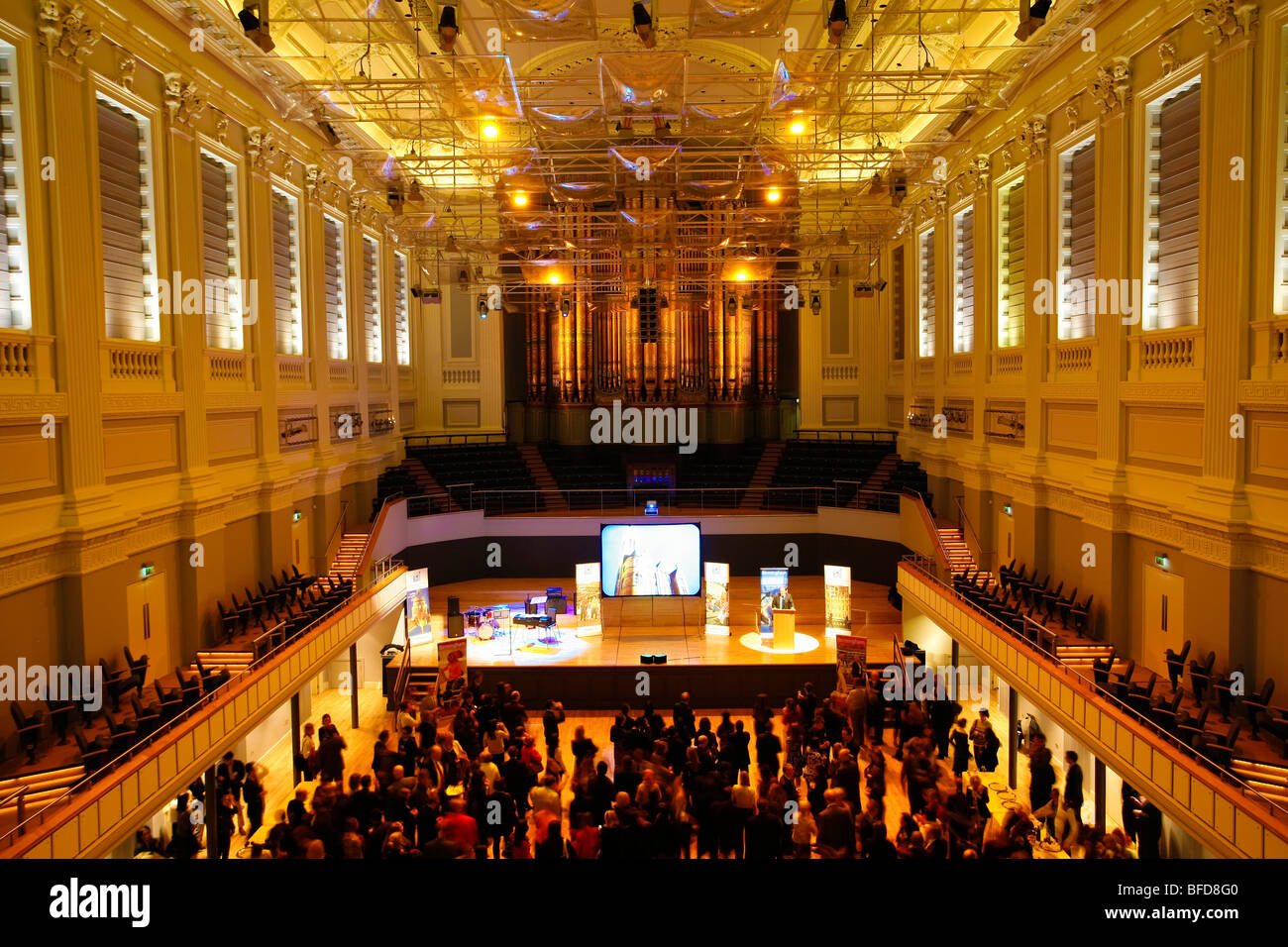 Birmingham Town Hall High Resolution Stock Photography and Images - Alamy