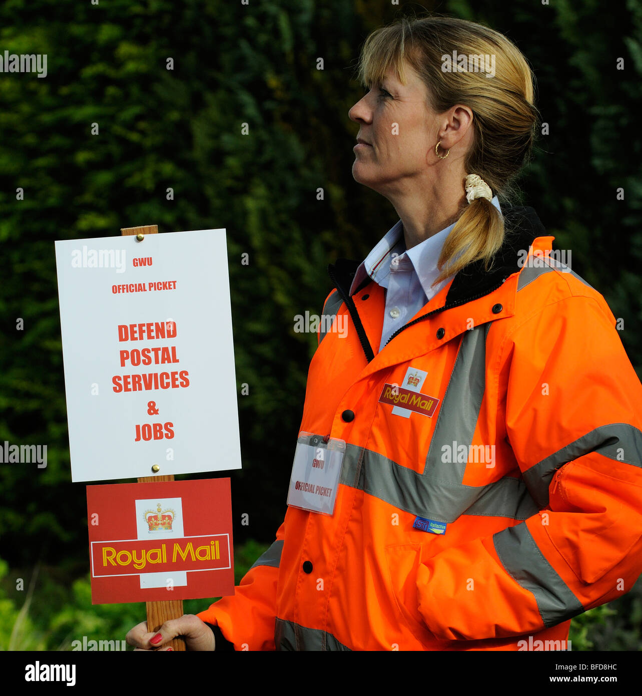 Wearing royal mail uniform hi-res stock photography and images - Alamy