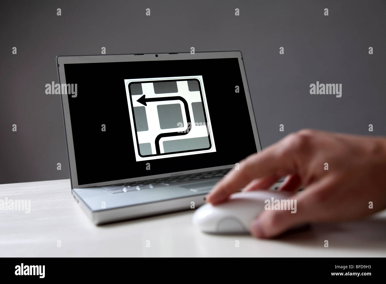 Data protection search symbol hi-res stock photography and images - Alamy