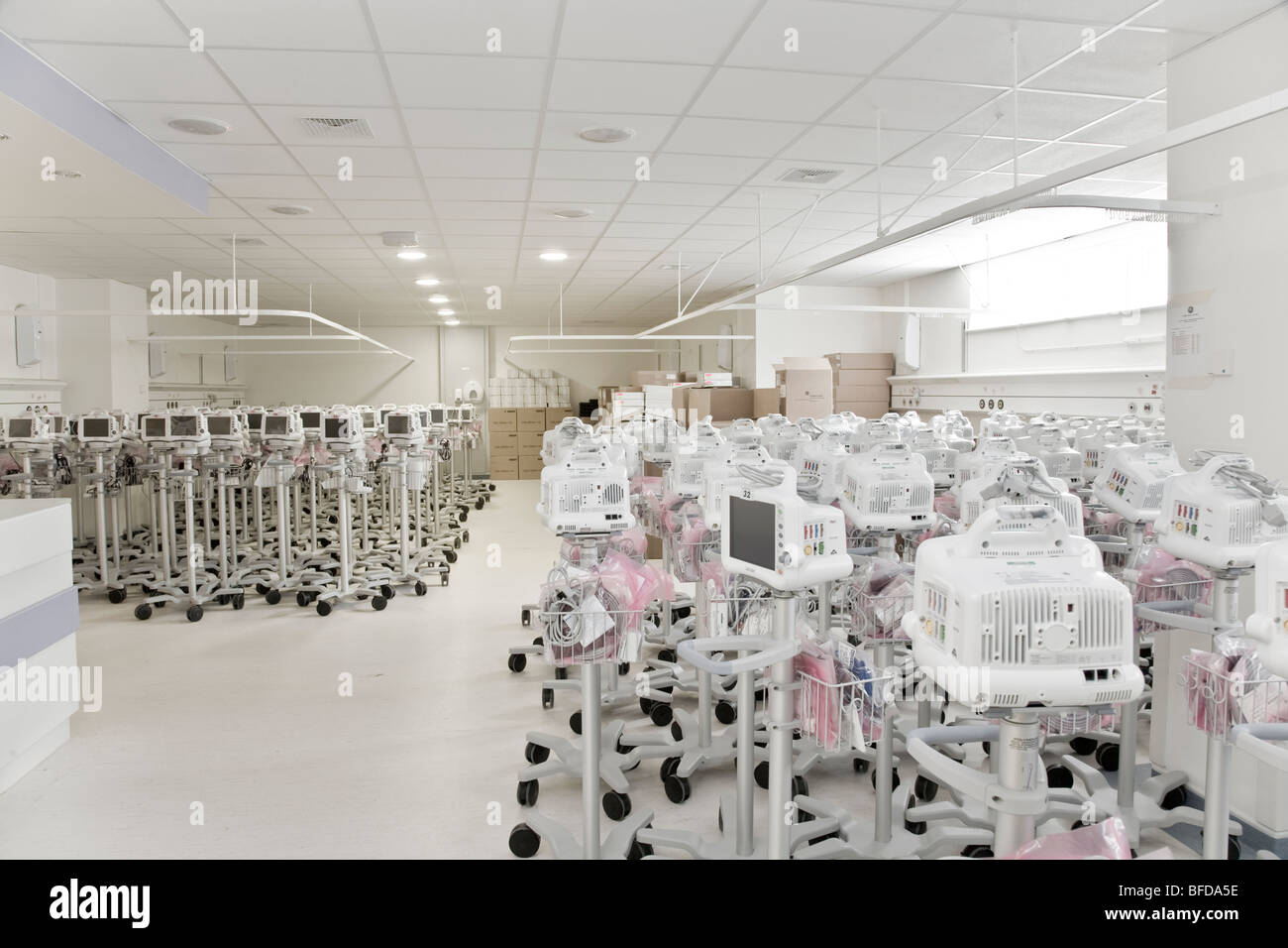 Patient monitors new hospital nhs resources Stock Photo - Alamy