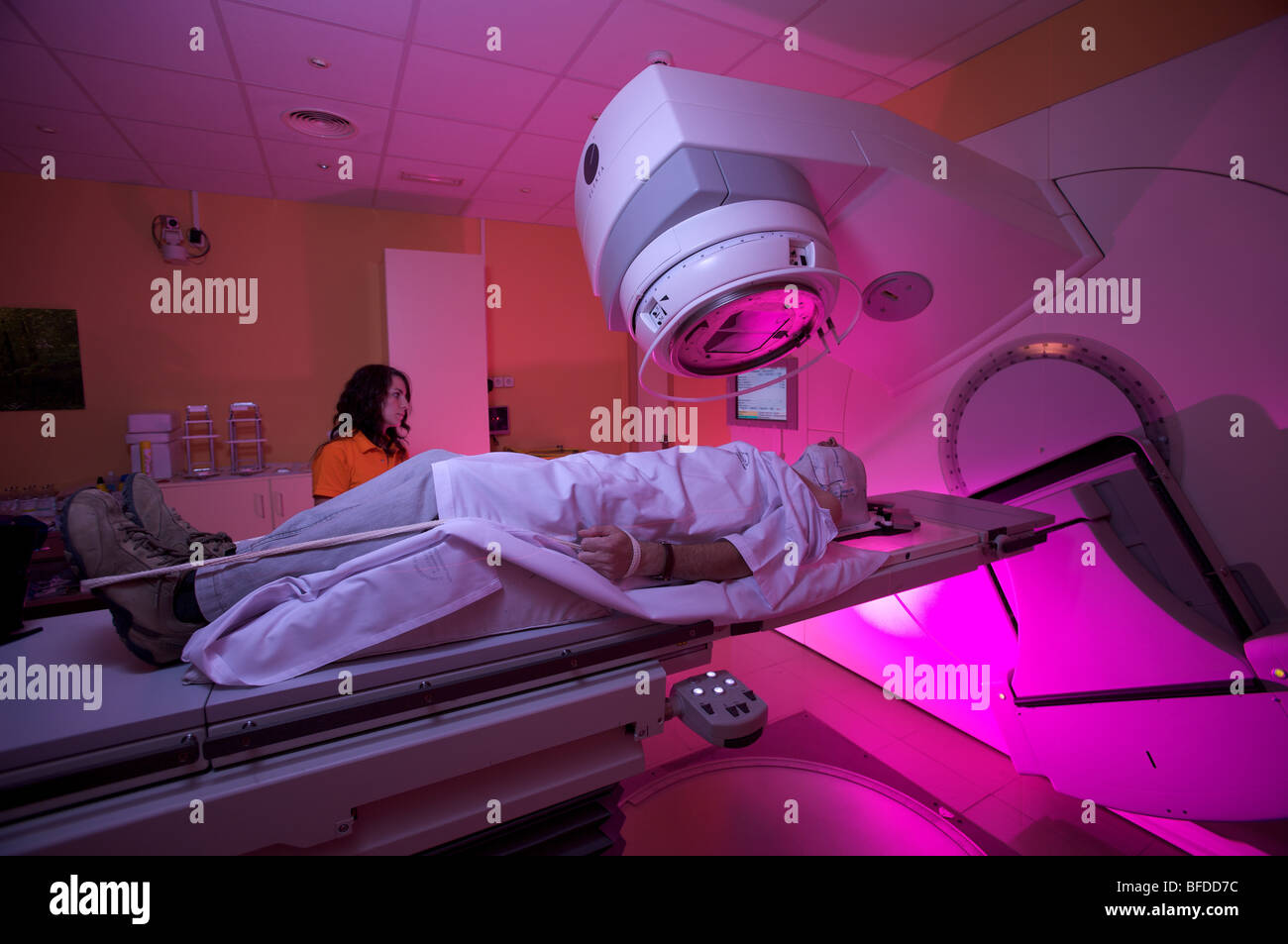 Cancer treatment using radiotherapy Stock Photo - Alamy