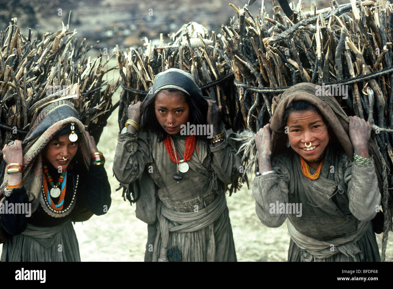 Child labor factory girls hi-res stock photography and images - Alamy