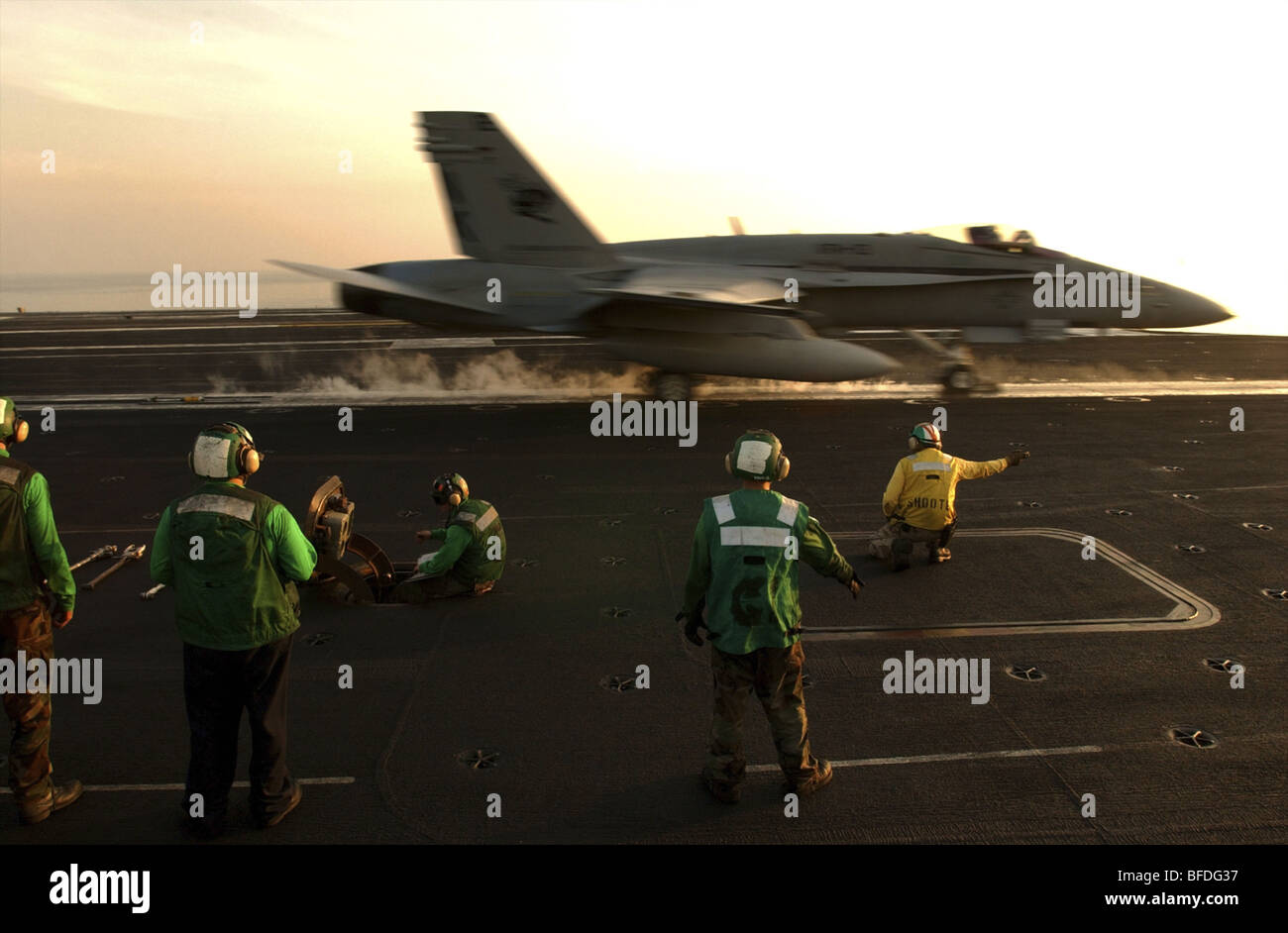 Flight operations hi-res stock photography and images - Alamy