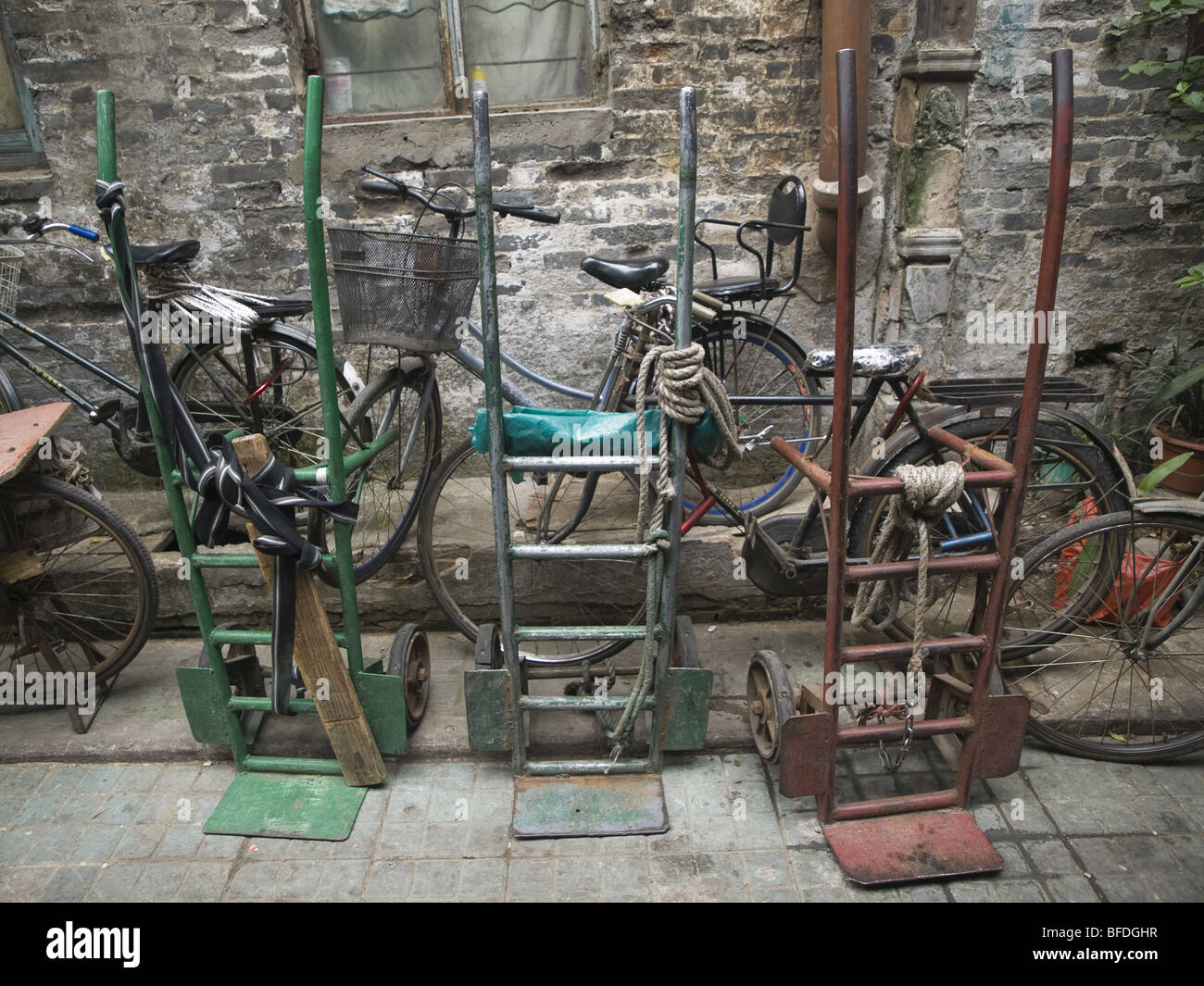 Qing ping market in guangzhou hi-res stock photography and images - Alamy