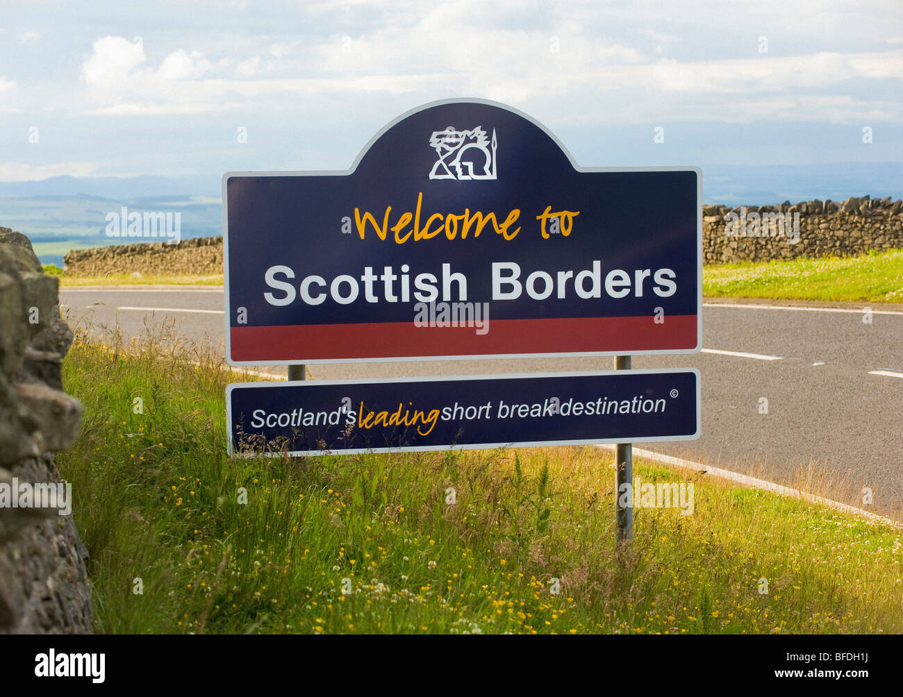 Welcome to scottish borders sign hi-res stock photography and images ...