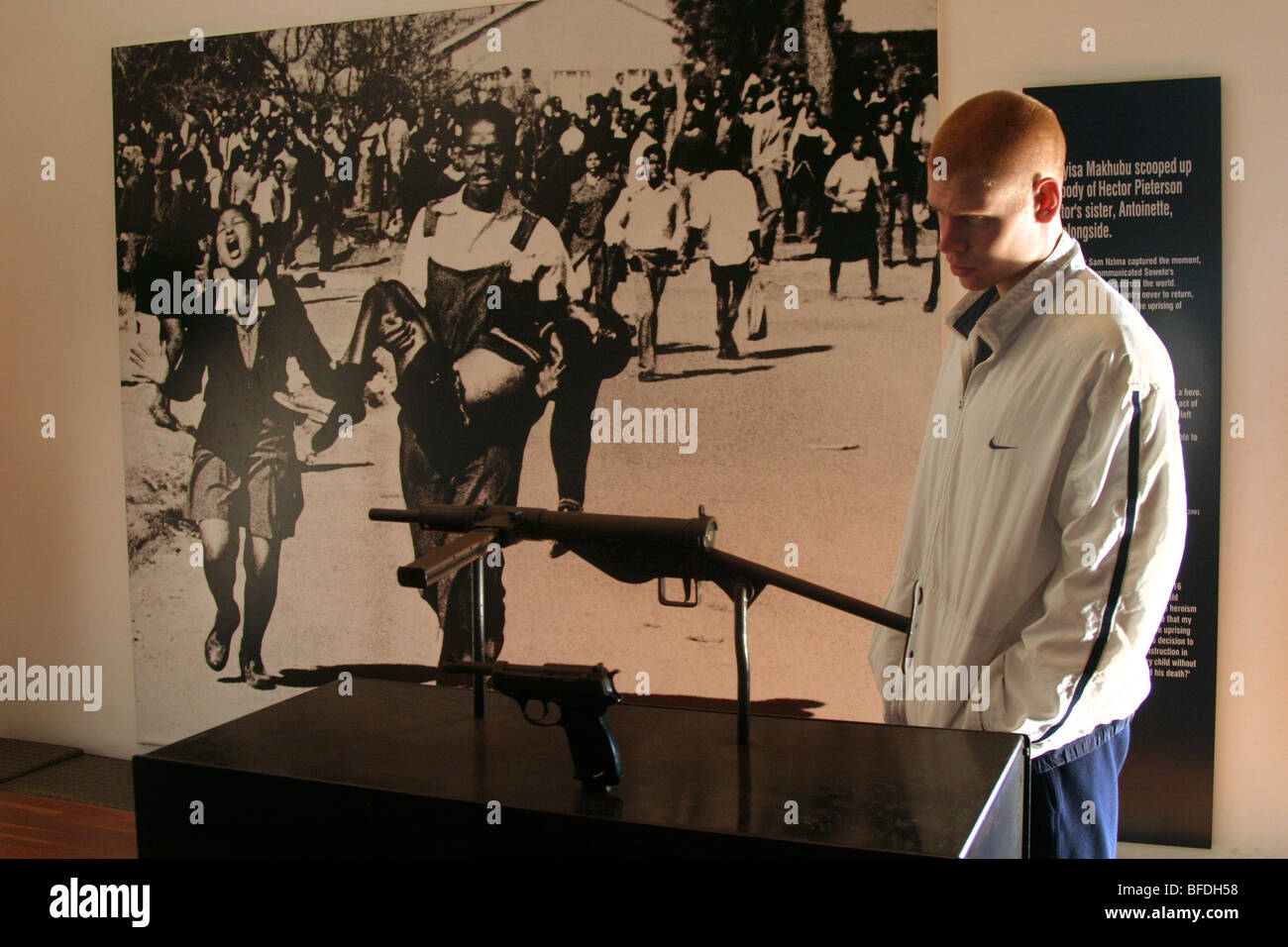 1976 soweto uprising hi-res stock photography and images - Alamy