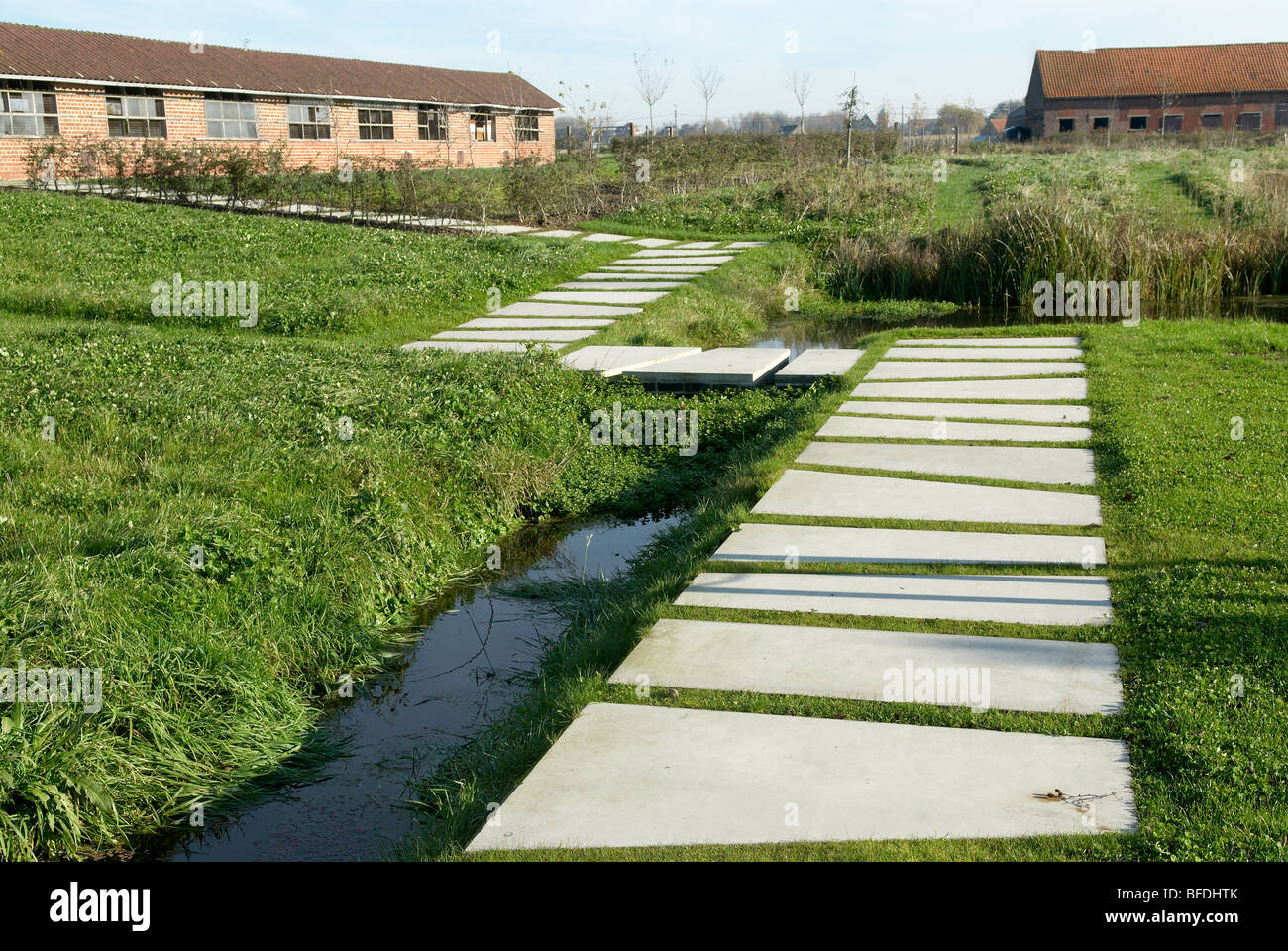 Pathway slabs hi-res stock photography and images - Alamy